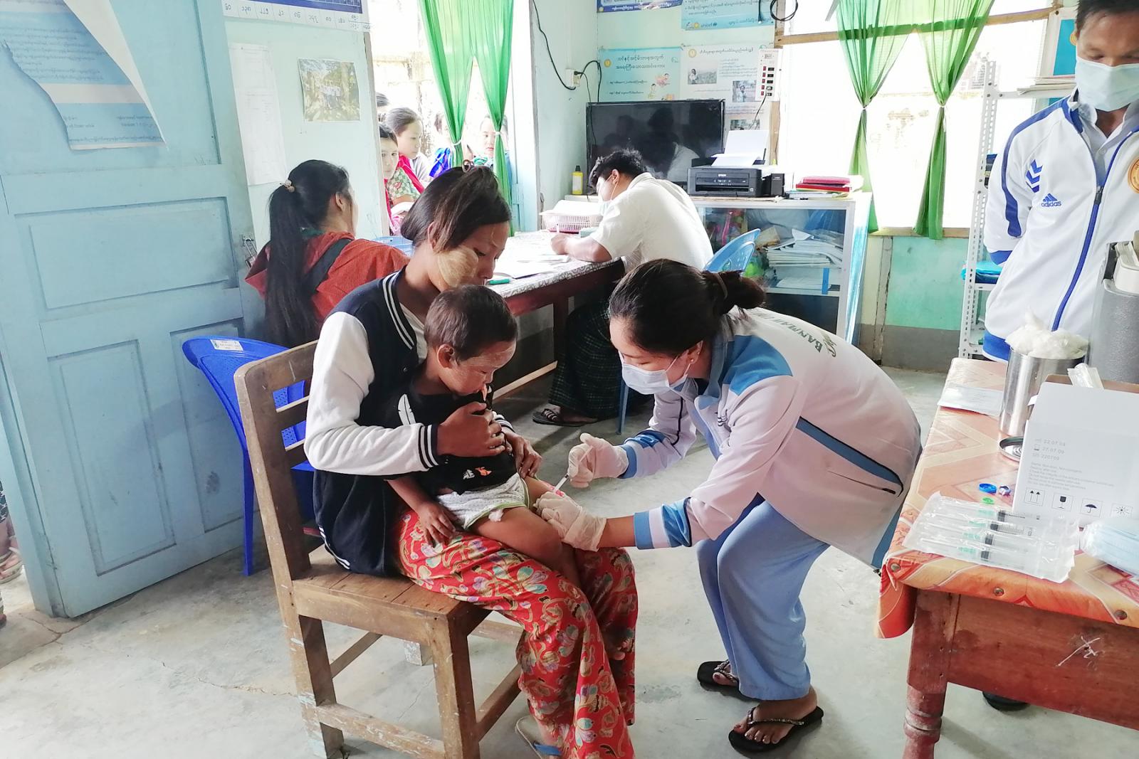 ဒေါ့ဖုန်းယန်မြို့၌ မွေးကင်းစအရွယ်မှစ၍အသက် ၂ နှစ်အောက် ကလေးငယ်များအား